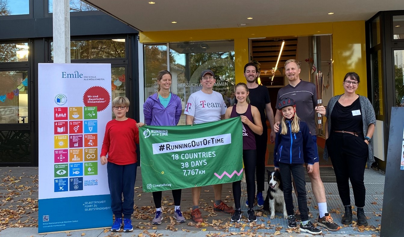 Staffelübergabe des „running-out-of-time“-Laufes an der EmiLe | Emile ...
